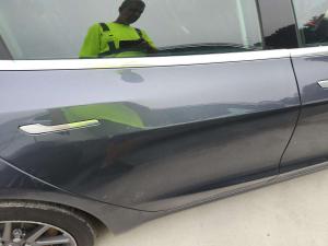 Grey Tesla Model 3 2019 in Klaipeda, with an engine capacity of 0.00 L and mileage of 210 thousand km for 10200 €, photo 20 on AUTOMOTO.COM.LV