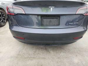 Grey Tesla Model 3 2019 in Klaipeda, with an engine capacity of 0.00 L and mileage of 210 thousand km for 10200 €, photo 23 on AUTOMOTO.COM.LV