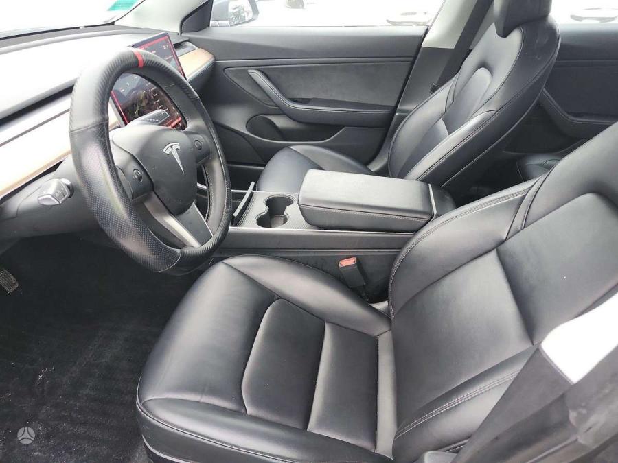 Grey Tesla Model 3 2019 in Klaipeda, with an engine capacity of 0.00 L and mileage of 210 thousand km for 10200 €, photo 24 on AUTOMOTO.COM.LV