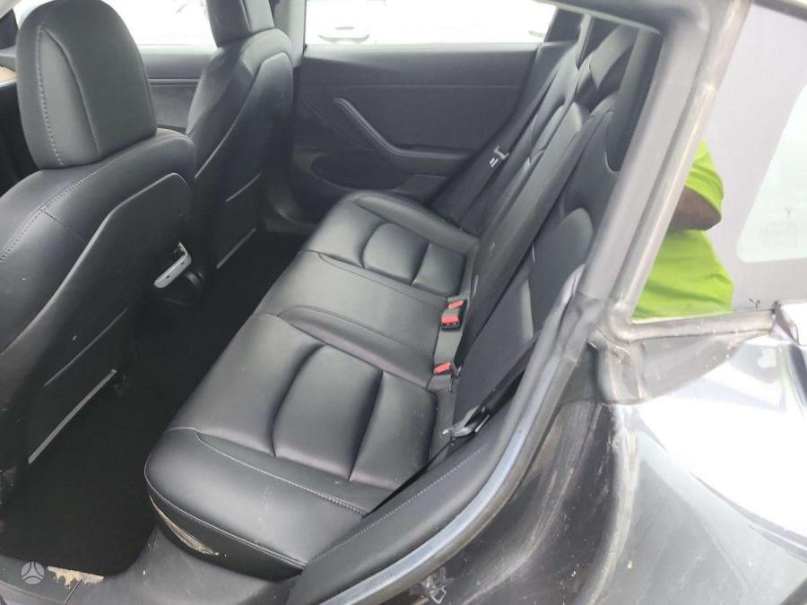 Grey Tesla Model 3 2019 in Klaipeda, with an engine capacity of 0.00 L and mileage of 210 thousand km for 10200 €, photo 25 on AUTOMOTO.COM.LV