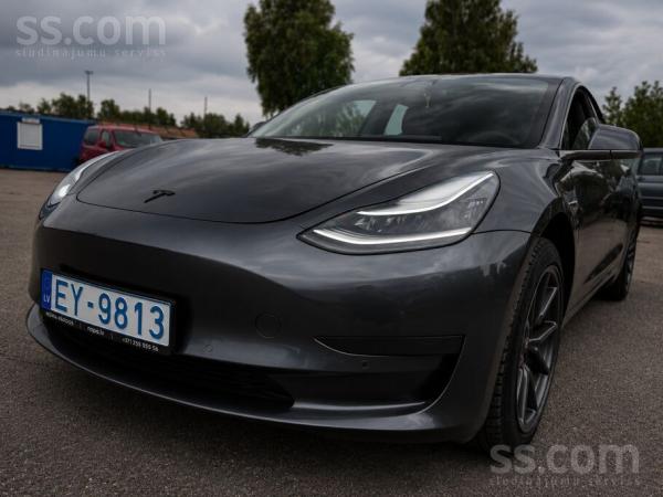 Grey Tesla Model 3 2019 in Riga, with an engine capacity of 0.00 L and mileage of 139 thousand km for 17900 €, photo 9 on AUTOMOTO.COM.LV