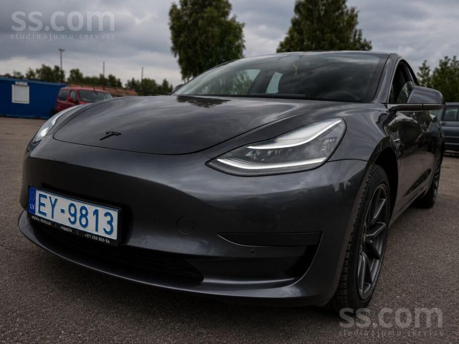 Серый Тесла Модель 3 2019 в Рига, объемом двигателя 0.00 л и пробегом 139 тыс. км за 17900 €, фото 10 на AUTOMOTO.COM.LV