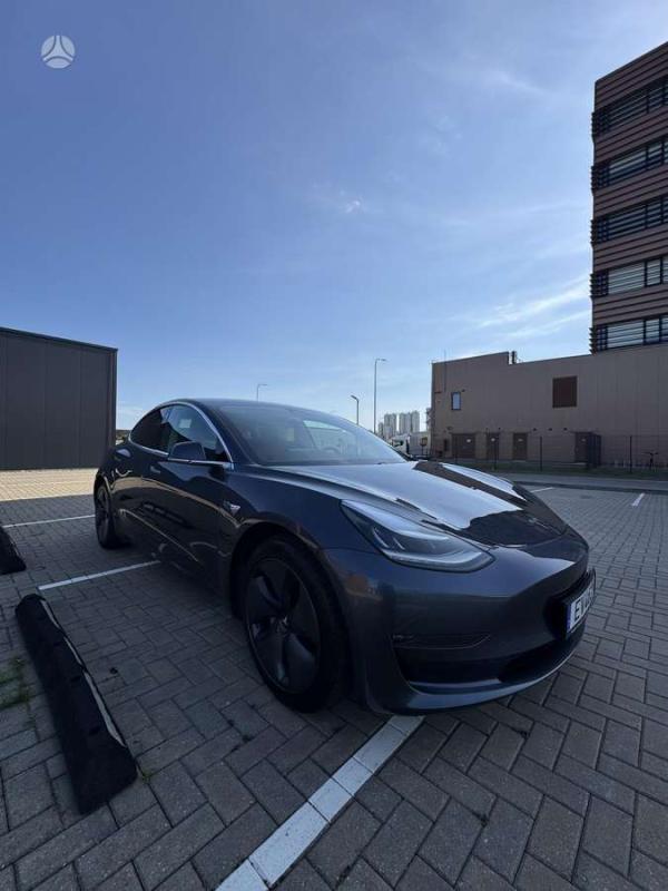 Pelēks Tesla Model 3 2019 Kauņa, ar dzinēja tilpumu 0.00 L un nobraukumu 81 tūkst. km par 20500 €, foto 3 vietnē AUTOMOTO.COM.LV