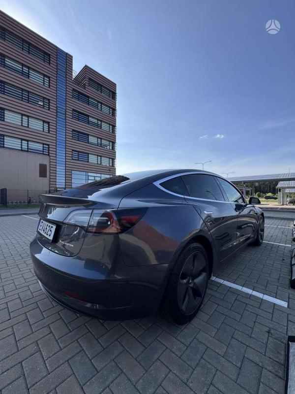Pelēks Tesla Model 3 2019 Kauņa, ar dzinēja tilpumu 0.00 L un nobraukumu 81 tūkst. km par 20500 €, foto 5 vietnē AUTOMOTO.COM.LV