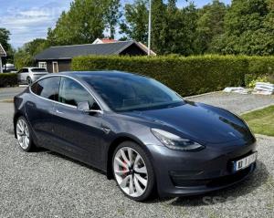 Pelēks Tesla Model 3 2019 Rīga, ar dzinēja tilpumu 0.00 L un nobraukumu 185 tūkst. km par 18777 €, foto  vietnē AUTOMOTO.COM.LV