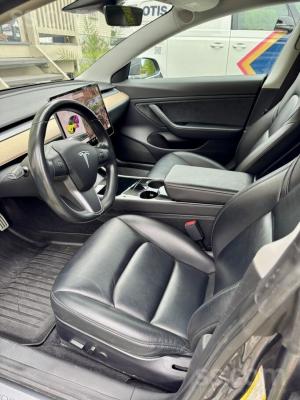 Pelēks Tesla Model 3 2019 Rīga, ar dzinēja tilpumu 0.00 L un nobraukumu 185 tūkst. km par 18777 €, foto 5 vietnē AUTOMOTO.COM.LV