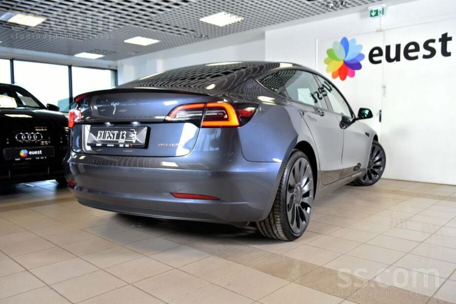 Pelēks Tesla Model 3 2020 Tallina, ar dzinēja tilpumu 0.00 L un nobraukumu 69 tūkst. km par 29880 €, foto 2 vietnē AUTOMOTO.COM.LV