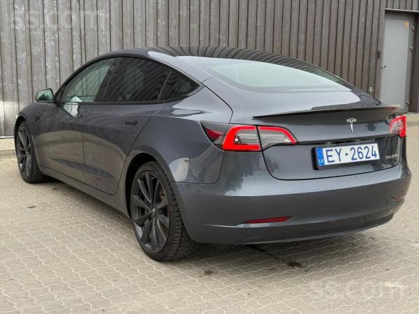 Pelēks Tesla Model 3 2020 Jelgava, ar dzinēja tilpumu 0.00 L un nobraukumu 62 tūkst. km par 19950 €, foto 3 vietnē AUTOMOTO.COM.LV