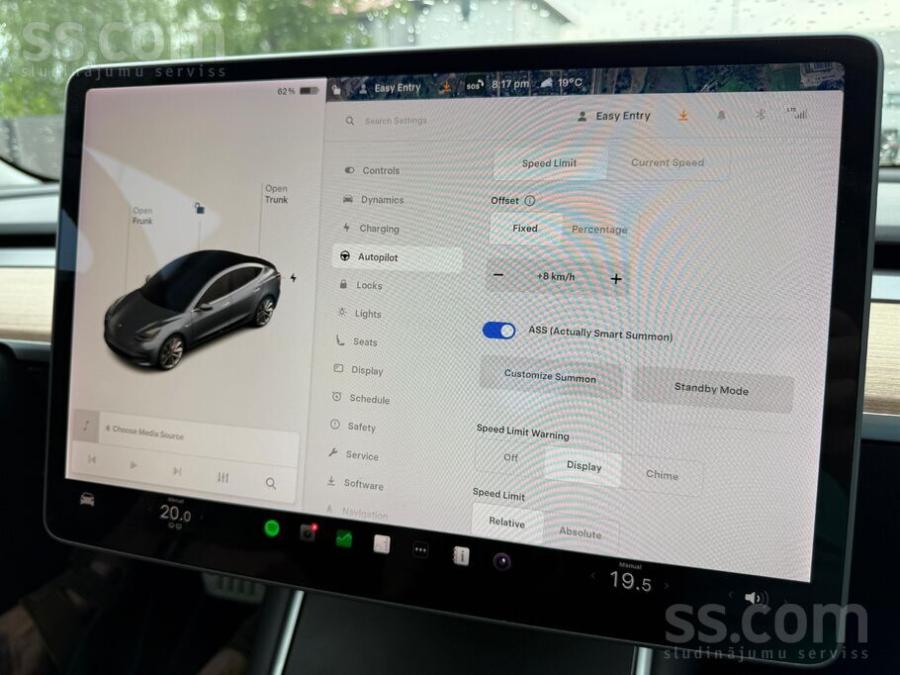 Grey Tesla Model 3 2020 in Jelgava, with an engine capacity of 0.00 L and mileage of 62 thousand km for 19950 €, photo 11 on AUTOMOTO.COM.LV