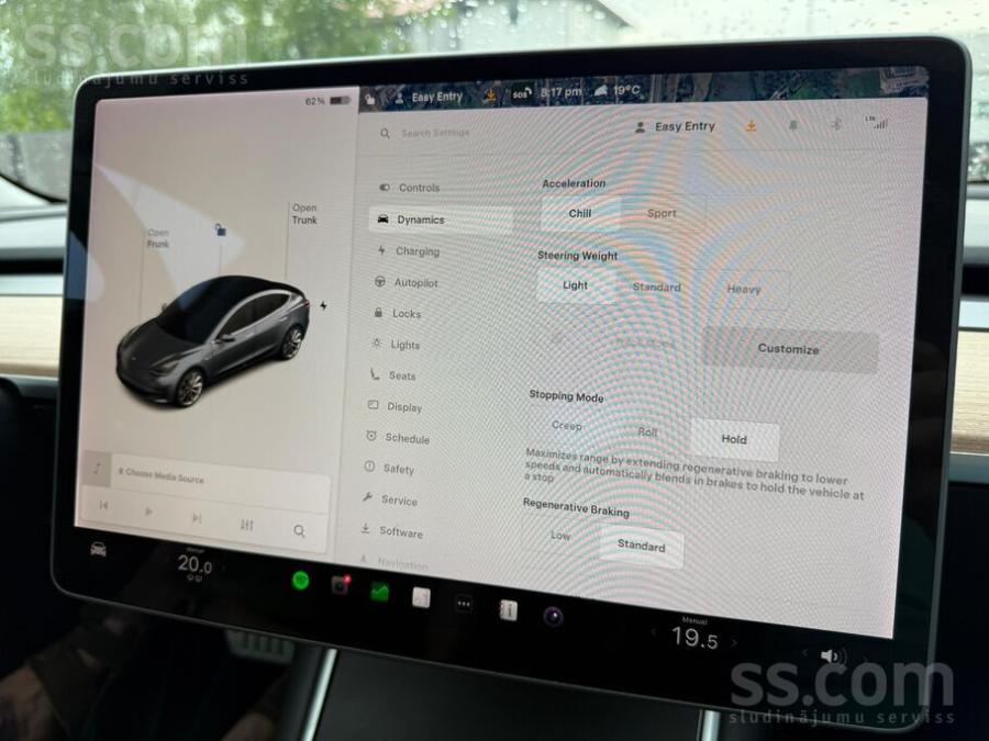 Grey Tesla Model 3 2020 in Jelgava, with an engine capacity of 0.00 L and mileage of 62 thousand km for 19950 €, photo 12 on AUTOMOTO.COM.LV