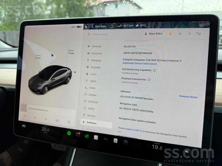 Grey Tesla Model 3 2020 in Jelgava, with an engine capacity of 0.00 L and mileage of 62 thousand km for 19950 €, photo 13 on AUTOMOTO.COM.LV