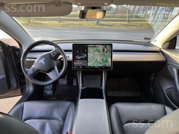 Grey Tesla Model 3 2020 in Riga, with an engine capacity of 0.00 L and mileage of 68 thousand km for 25000 €, photo 3 on AUTOMOTO.COM.LV