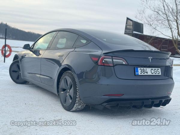 Pelēks Tesla Model 3 2020 Viljandi, ar dzinēja tilpumu 0.00 L un nobraukumu 182 tūkst. km par 16000 €, foto 2 vietnē AUTOMOTO.COM.LV