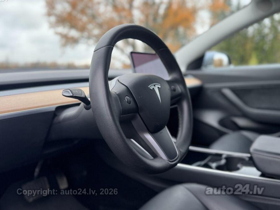 Pelēks Tesla Model 3 2020 Viljandi, ar dzinēja tilpumu 0.00 L un nobraukumu 182 tūkst. km par 16000 €, foto 5 vietnē AUTOMOTO.COM.LV