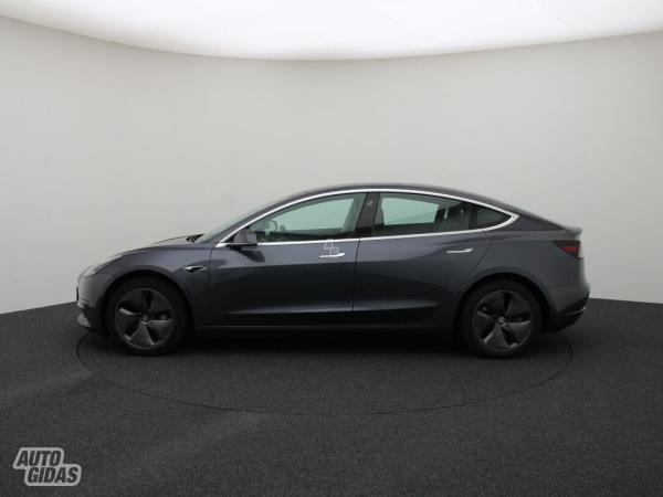 Grey Tesla Model 3 2020 in Vilnius, with an engine capacity of 0.00 L and mileage of 148 thousand km for 18599 €, photo 6 on AUTOMOTO.COM.LV