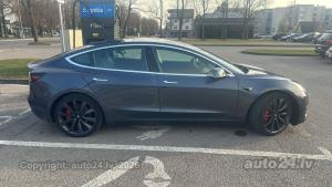 Grey Tesla Model 3 2020 in Parnu, with an engine capacity of 0.00 L and mileage of 128 thousand km for 18990 €, photo 4 on AUTOMOTO.COM.LV
