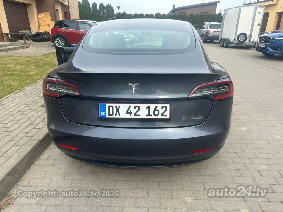 Grey Tesla Model 3 2020 in Parnu, with an engine capacity of 0.00 L and mileage of 128 thousand km for 18990 €, photo 12 on AUTOMOTO.COM.LV