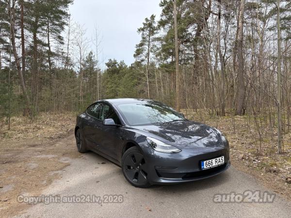 Pelēks Tesla Model 3 2020 Tallina, ar dzinēja tilpumu 0.00 L un nobraukumu 89 tūkst. km par 26899 €, foto  vietnē AUTOMOTO.COM.LV