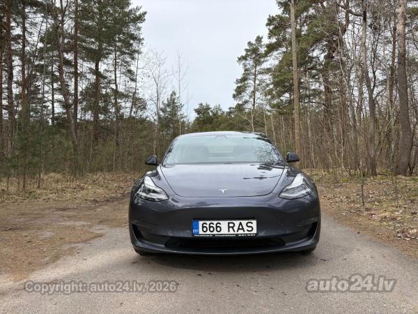 Pelēks Tesla Model 3 2020 Tallina, ar dzinēja tilpumu 0.00 L un nobraukumu 89 tūkst. km par 26899 €, foto 3 vietnē AUTOMOTO.COM.LV