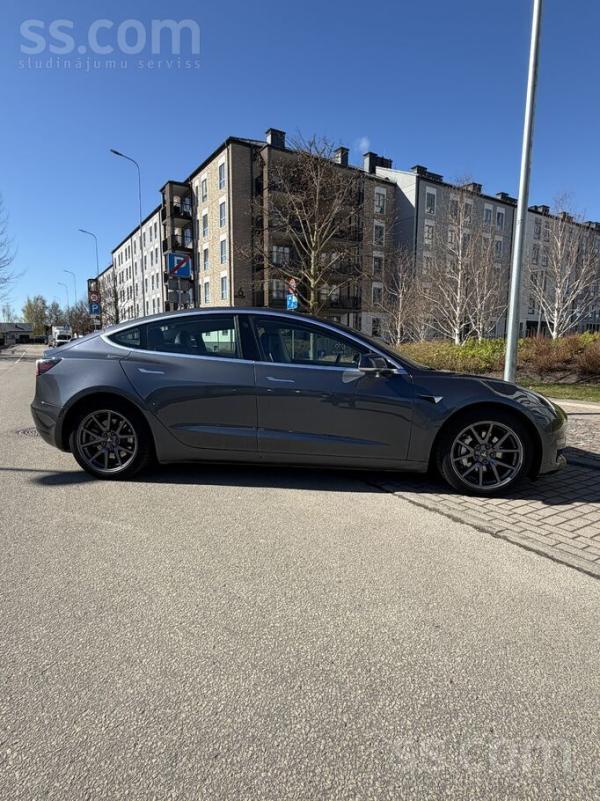 Pelēks Tesla Model 3 2020 Rīga, ar dzinēja tilpumu 0.00 L un nobraukumu 124 tūkst. km par 23000 €, foto 4 vietnē AUTOMOTO.COM.LV