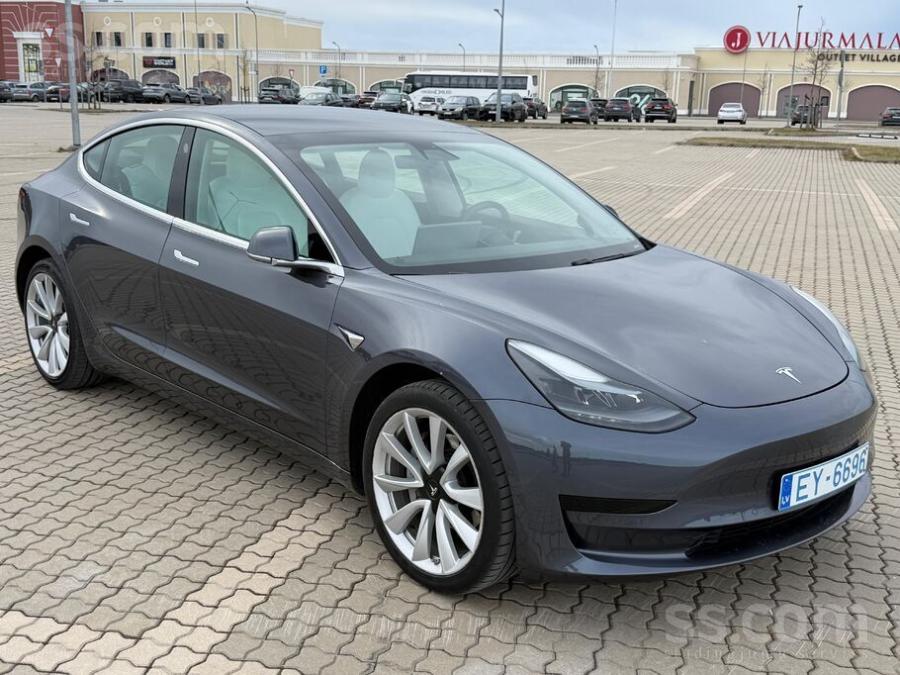 Grey Tesla Model 3 2020 in Riga, with an engine capacity of 0.00 L and mileage of 95 thousand km for 20500 €, photo 4 on AUTOMOTO.COM.LV