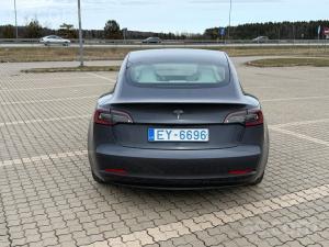 Grey Tesla Model 3 2020 in Riga, with an engine capacity of 0.00 L and mileage of 95 thousand km for 20500 €, photo 7 on AUTOMOTO.COM.LV