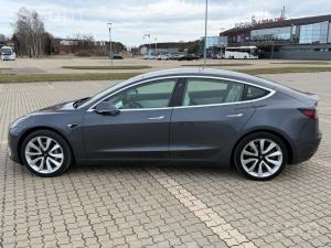 Grey Tesla Model 3 2020 in Riga, with an engine capacity of 0.00 L and mileage of 95 thousand km for 20500 €, photo 9 on AUTOMOTO.COM.LV