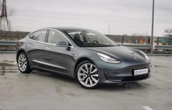 Grey Tesla Model 3 2020 in Riga, with an engine capacity of 0.00 L and mileage of 91 thousand km for 23000 €, photo 7 on AUTOMOTO.COM.LV