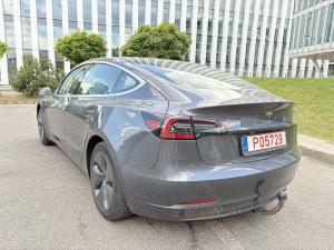 Grey Tesla Model 3 2020 in Vilnius, with an engine capacity of 0.00 L and mileage of 200 thousand km for 17900 €, photo 6 on AUTOMOTO.COM.LV