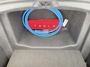 Grey Tesla Model 3 2020 in Vilnius, with an engine capacity of 0.00 L and mileage of 200 thousand km for 17900 €, photo 14 on AUTOMOTO.COM.LV