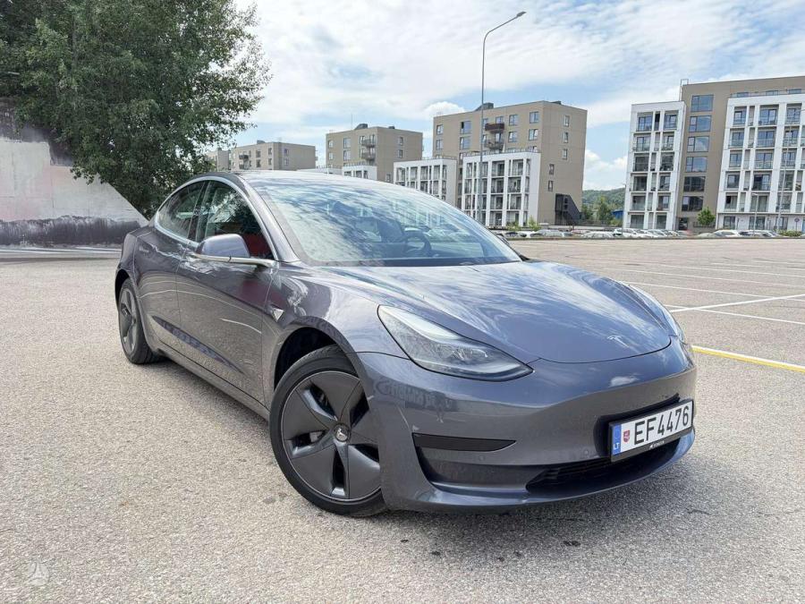 Pelēks Tesla Model 3 2020 Viļņa, ar dzinēja tilpumu 0.00 L un nobraukumu 200 tūkst. km par 17900 €, foto 1 vietnē AUTOMOTO.COM.LV