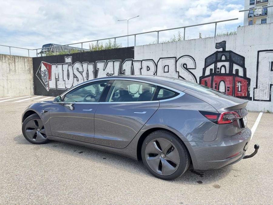 Pelēks Tesla Model 3 2020 Viļņa, ar dzinēja tilpumu 0.00 L un nobraukumu 200 tūkst. km par 17900 €, foto 7 vietnē AUTOMOTO.COM.LV
