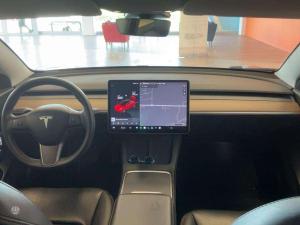 Grey Tesla Model 3 2020 in Vilnius, with an engine capacity of 0.00 L and mileage of 241 thousand km for 17999 €, photo 14 on AUTOMOTO.COM.LV