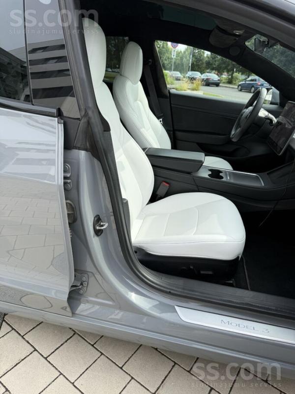 Grey Tesla Model 3 2020 in Riga, with an engine capacity of 0.00 L and mileage of 161 thousand km for 23000 €, photo 8 on AUTOMOTO.COM.LV