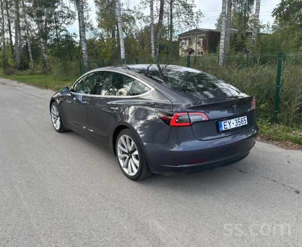 Tesla Model 3 2020 in Ogre on AUTOMOTO.COM.LV Grey Tesla Model 3 2020 in Ogre, with an engine capacity of 0.00 L and mileage of 99 thousand km for 24500 €, photo 4 on AUTOMOTO.COM.LV