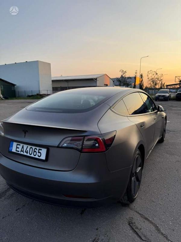 Grey Tesla Model 3 2021 in Kaunas, with an engine capacity of 0.00 L and mileage of 74 thousand km for 23000 €, photo 11 on AUTOMOTO.COM.LV