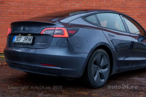 Pelēks Tesla Model 3 2021 Tallina, ar dzinēja tilpumu 0.00 L un nobraukumu 76 tūkst. km par 27900 €, foto 11 vietnē AUTOMOTO.COM.LV