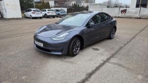 Grey Tesla Model 3 2021 in Vilnius, with an engine capacity of 0.00 L and mileage of 133 thousand km for 22499 €, photo 2 on AUTOMOTO.COM.LV