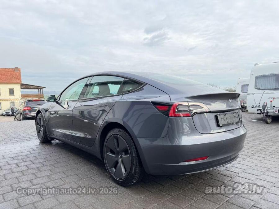 Pelēks Tesla Model 3 2021 Tallina, ar dzinēja tilpumu 0.00 L un nobraukumu 92 tūkst. km par 27990 €, foto 3 vietnē AUTOMOTO.COM.LV