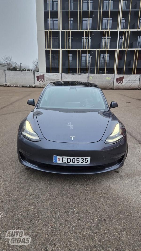 Pelēks Tesla Model 3 2021 Viļņa, ar dzinēja tilpumu 0.00 L un nobraukumu 135 tūkst. km par 22000 €, foto 3 vietnē AUTOMOTO.COM.LV