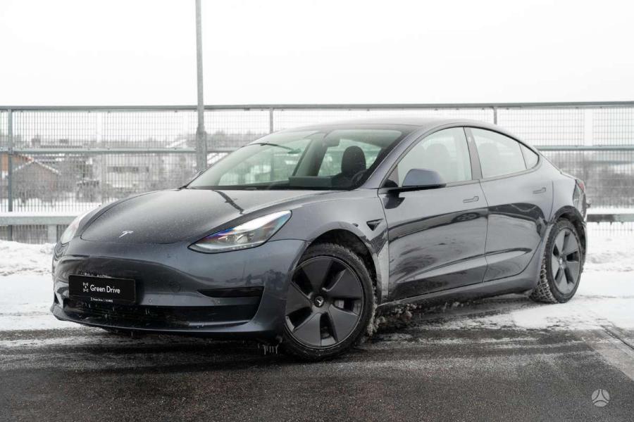 Pelēks Tesla Model 3 2021 Viļņa, ar dzinēja tilpumu 0.00 L un nobraukumu 126 tūkst. km par 23990 €, foto 1 vietnē AUTOMOTO.COM.LV