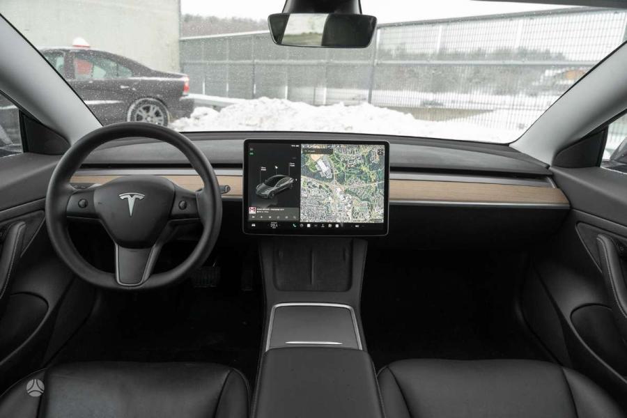 Pelēks Tesla Model 3 2021 Viļņa, ar dzinēja tilpumu 0.00 L un nobraukumu 126 tūkst. km par 23990 €, foto 22 vietnē AUTOMOTO.COM.LV