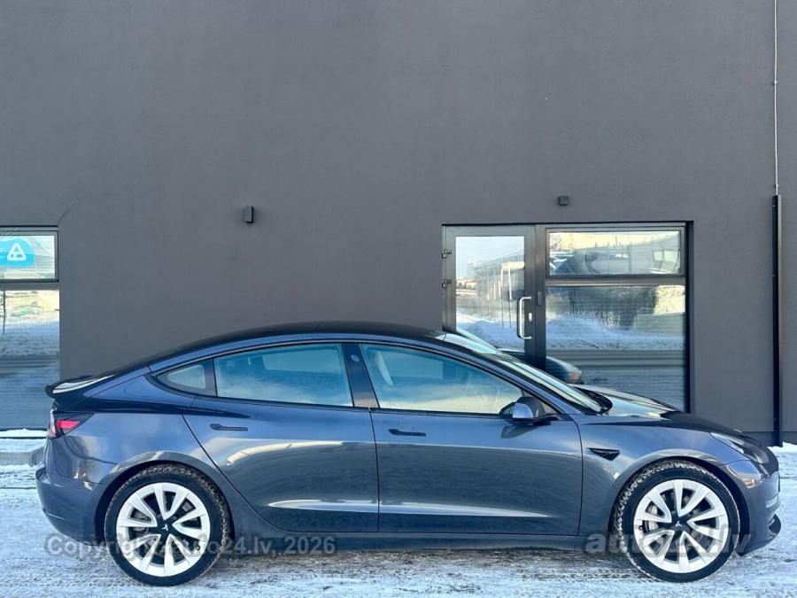 Grey Tesla Model 3 2021 in Tallinn, with an engine capacity of 0.00 L and mileage of 165 thousand km for 22800 €, photo 2 on AUTOMOTO.COM.LV