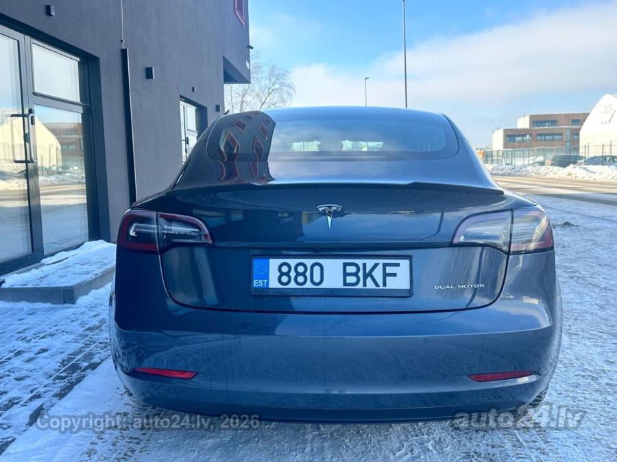 Grey Tesla Model 3 2021 in Tallinn, with an engine capacity of 0.00 L and mileage of 165 thousand km for 22800 €, photo 4 on AUTOMOTO.COM.LV