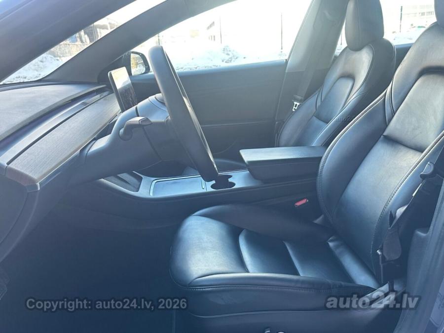 Grey Tesla Model 3 2021 in Tallinn, with an engine capacity of 0.00 L and mileage of 165 thousand km for 22800 €, photo 10 on AUTOMOTO.COM.LV