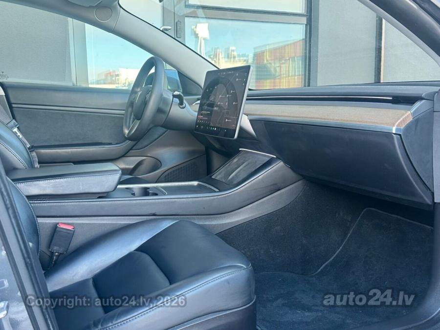 Grey Tesla Model 3 2021 in Tallinn, with an engine capacity of 0.00 L and mileage of 165 thousand km for 22800 €, photo 11 on AUTOMOTO.COM.LV