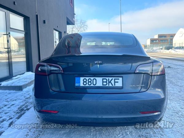 Grey Tesla Model 3 2021 in Tallinn, with an engine capacity of 0.00 L and mileage of 165 thousand km for 22800 €, photo 4 on AUTOMOTO.COM.LV