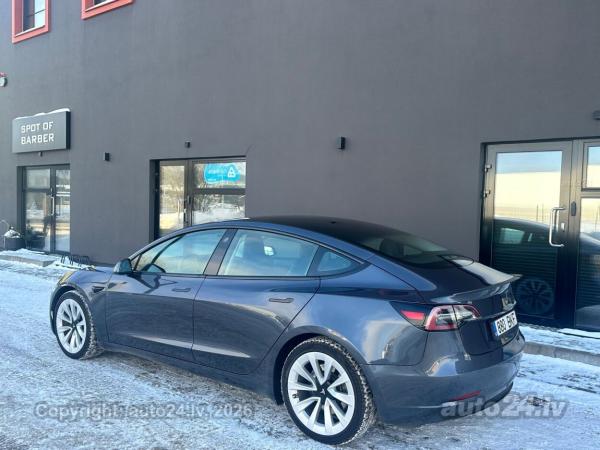Grey Tesla Model 3 2021 in Tallinn, with an engine capacity of 0.00 L and mileage of 165 thousand km for 22800 €, photo 8 on AUTOMOTO.COM.LV