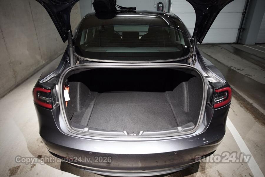 Pelēks Tesla Model 3 2021 Tallina, ar dzinēja tilpumu 0.00 L un nobraukumu 32 tūkst. km par 29990 €, foto 20 vietnē AUTOMOTO.COM.LV