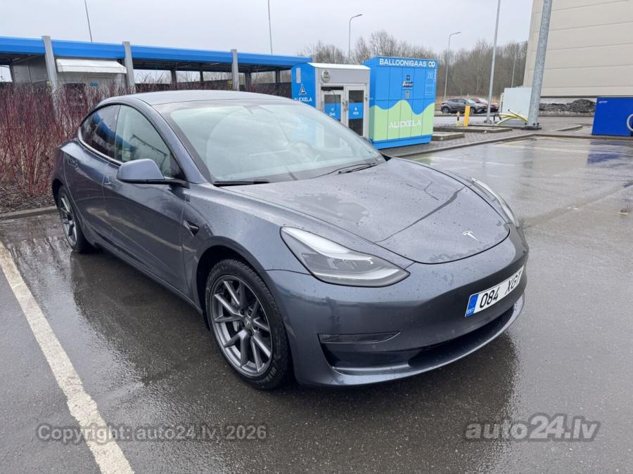 Grey Tesla Model 3 2021 in Tallinn, with an engine capacity of 0.00 L and mileage of 107 thousand km for 29000 €, photo 3 on AUTOMOTO.COM.LV